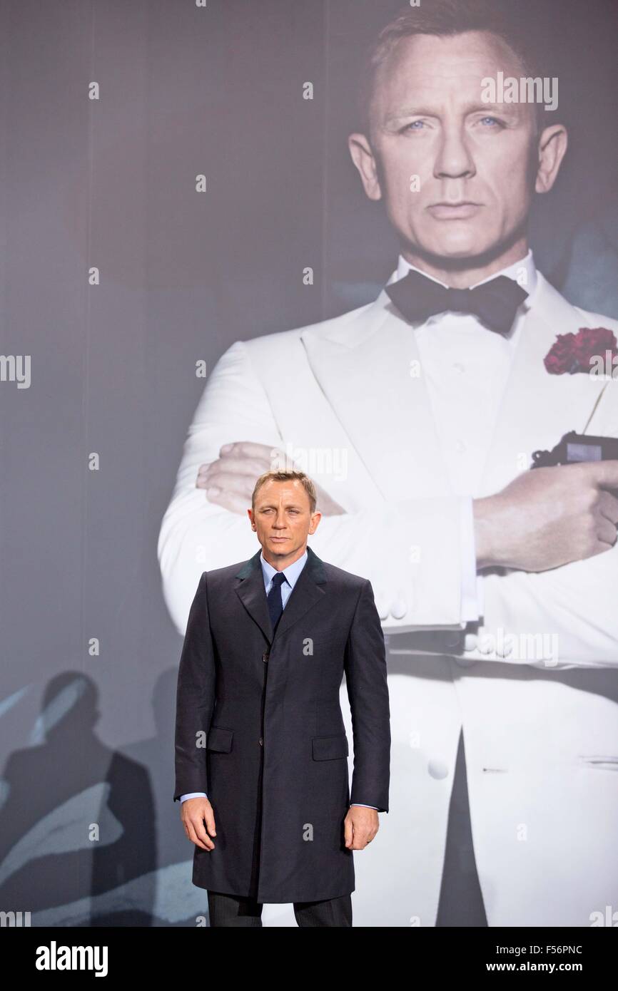 Daniel craig berlin germany hi-res stock photography and images - Alamy