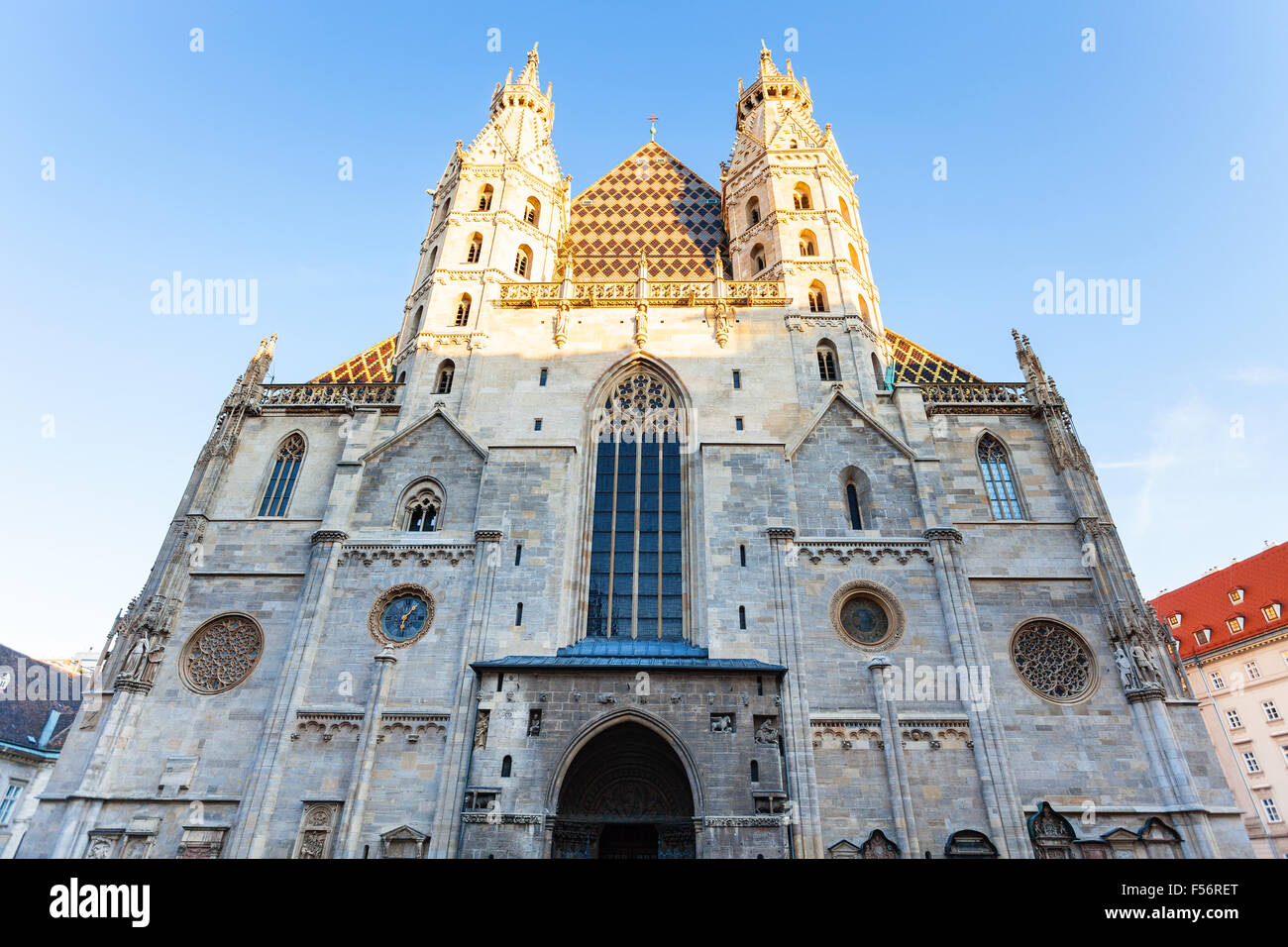 front view of Stephansdom (St. Stephen cathedral), Vienna Stock Photo ...