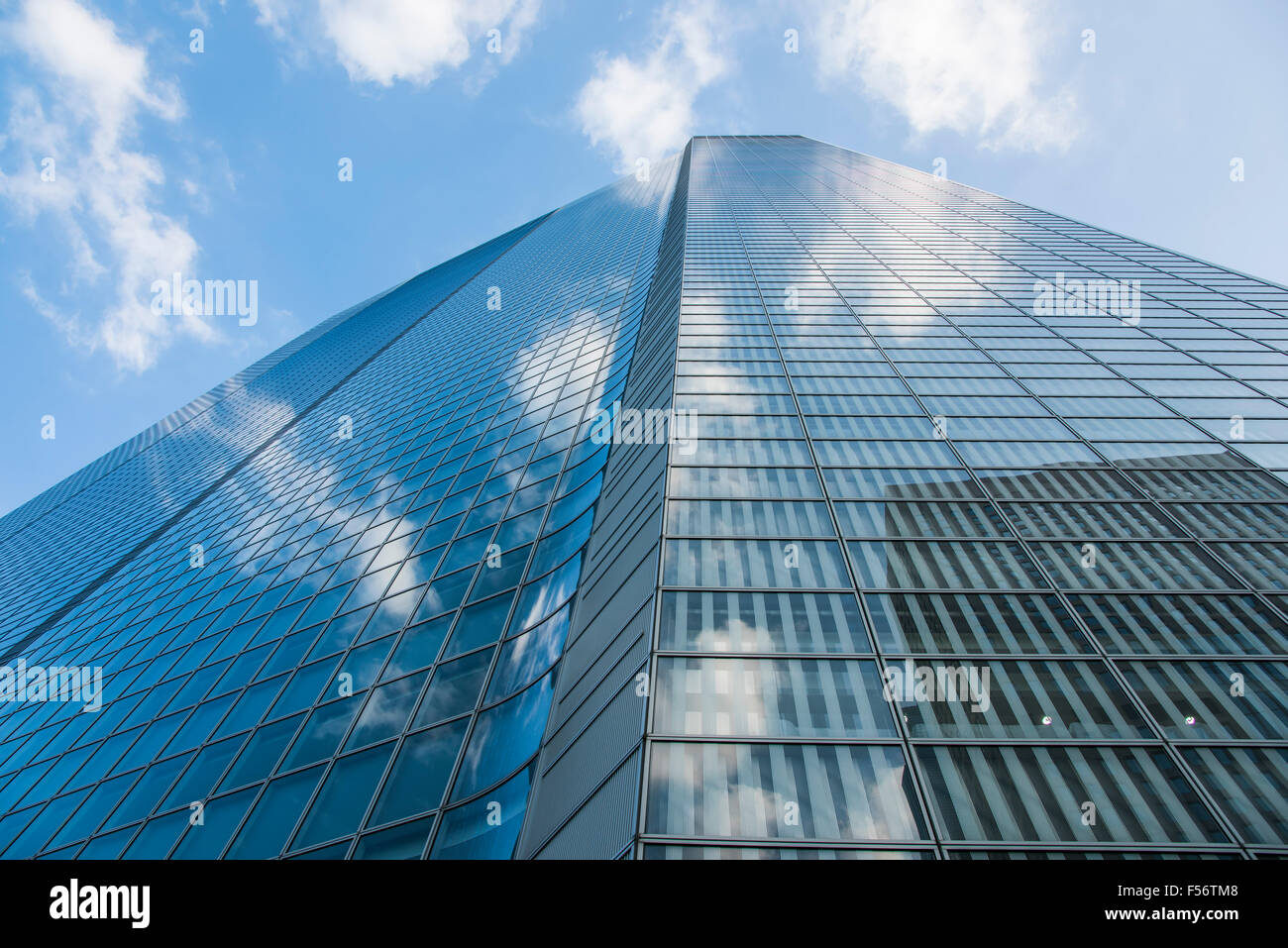 Dentsu building tokyo hi-res stock photography and images - Alamy