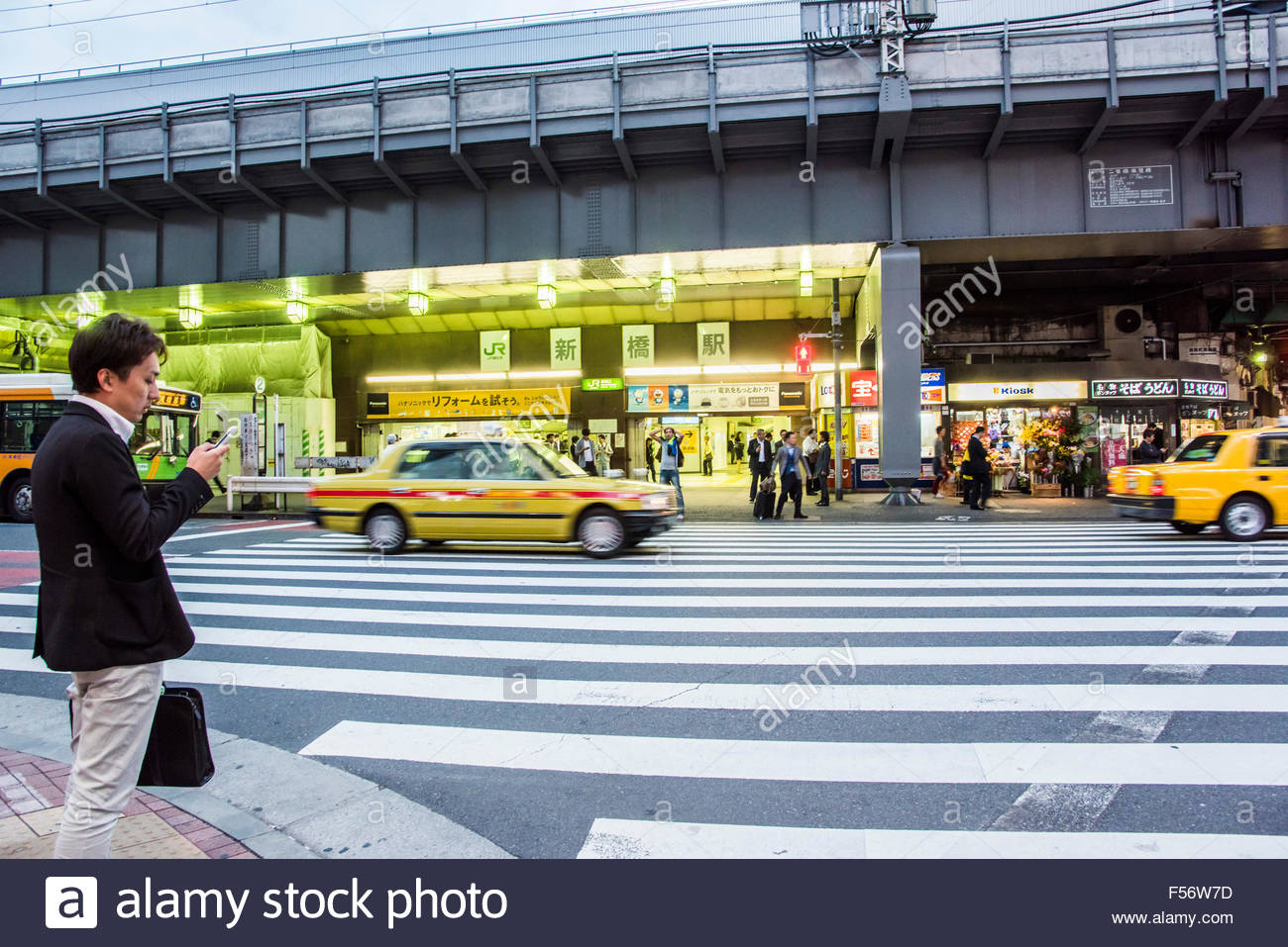 Jr Shimbashi Station Stock Photos & Jr Shimbashi Station Stock Images ...