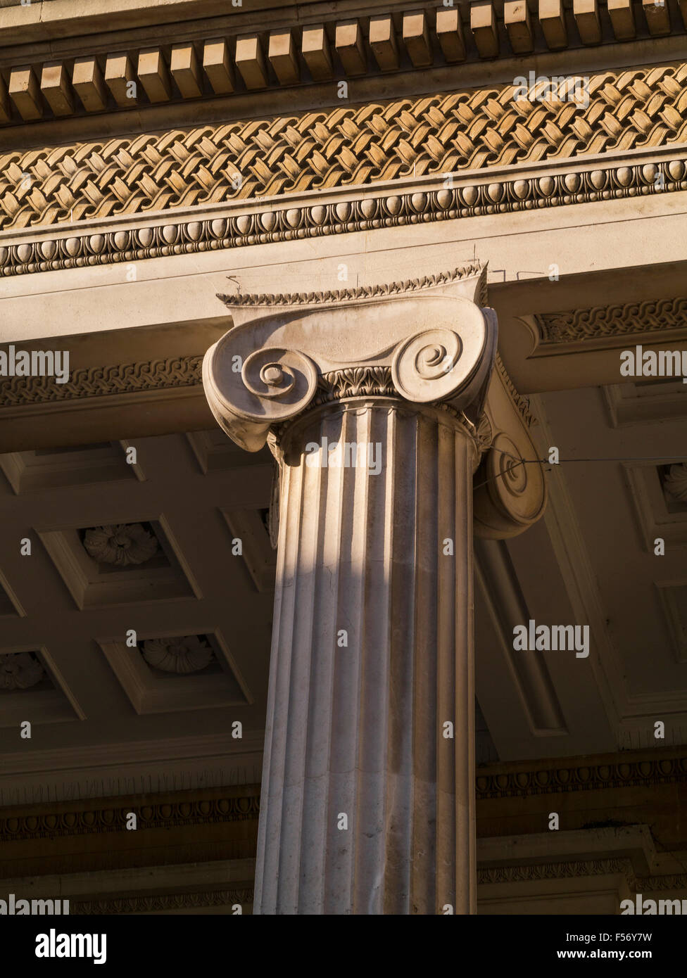 Carving oxford architectural detail hi-res stock photography and images ...