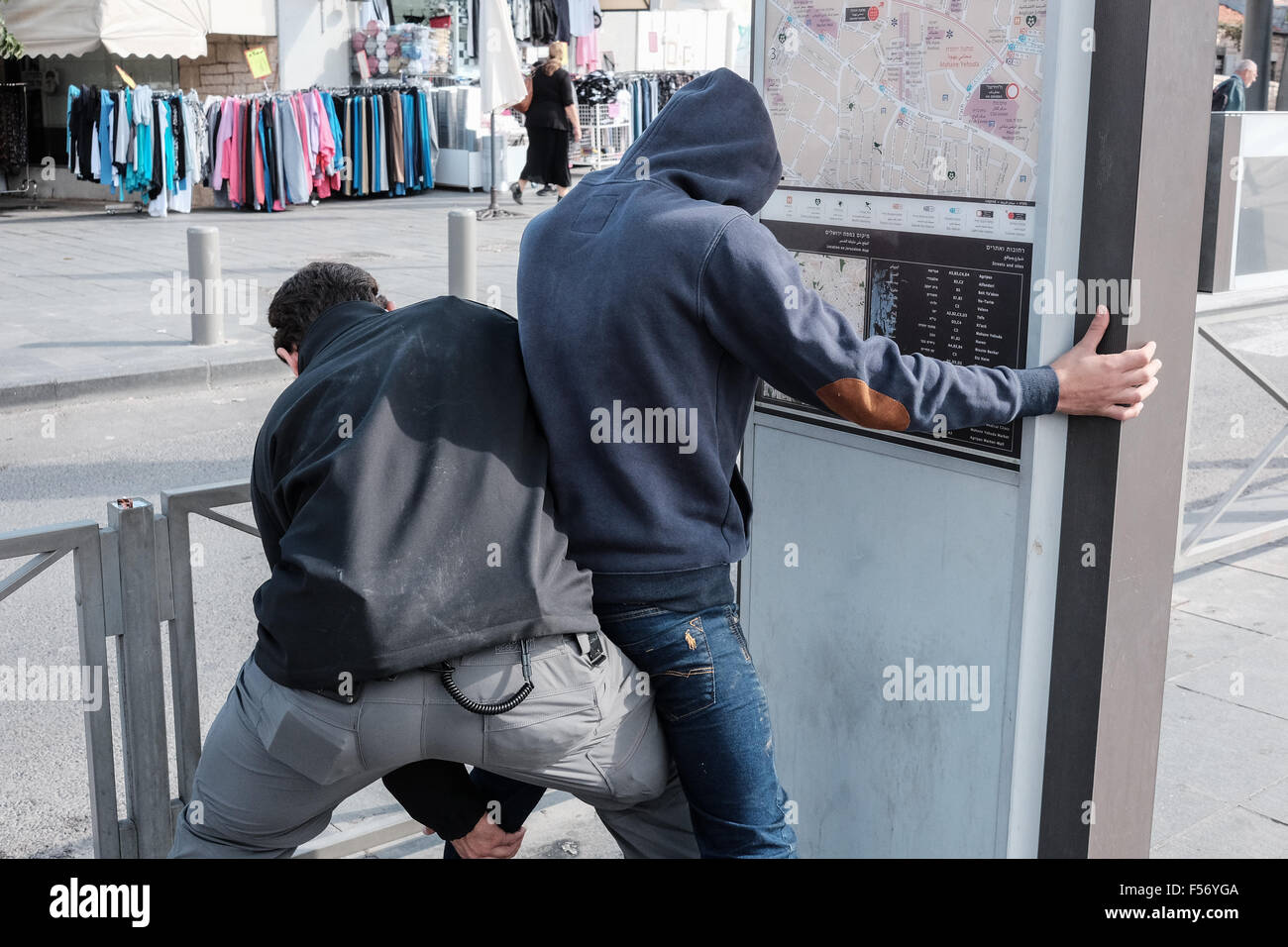 Security frisk hi-res stock photography and images - Alamy