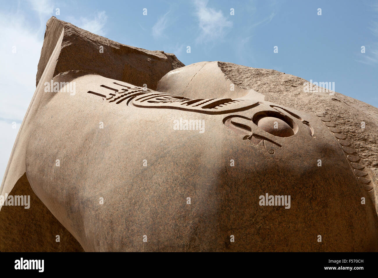 Ramesseum temple rameses ii colossal hi-res stock photography and ...