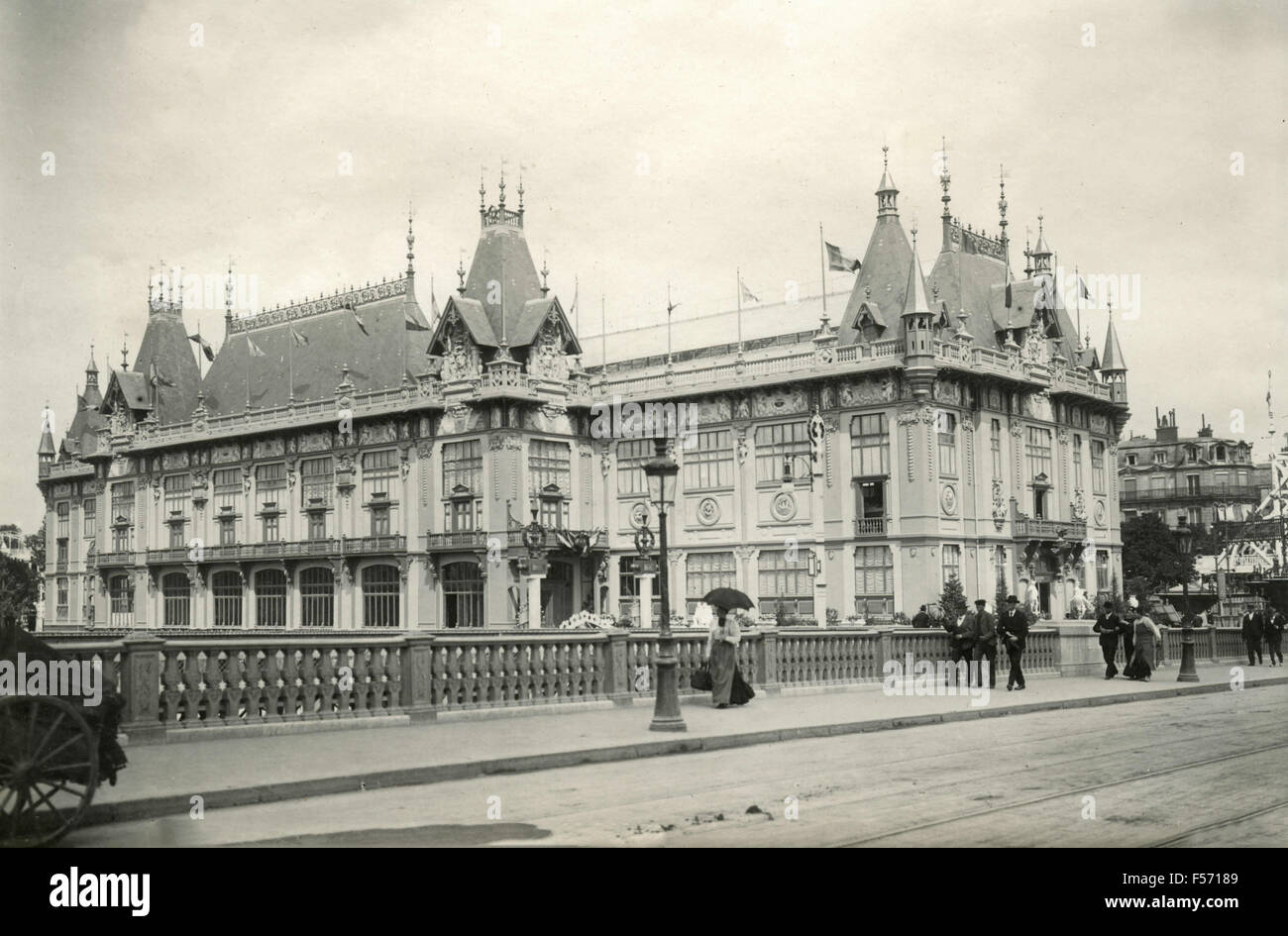 Paris 1900 hi-res stock photography and images - Alamy