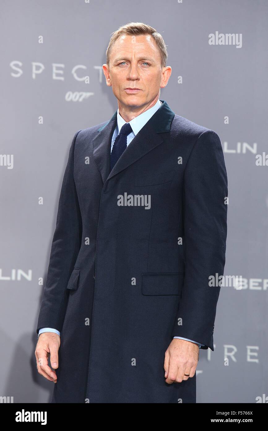 Berlin, Germany. 28th Oct, 2015. Daniel Craig arriving at the Premiere ...