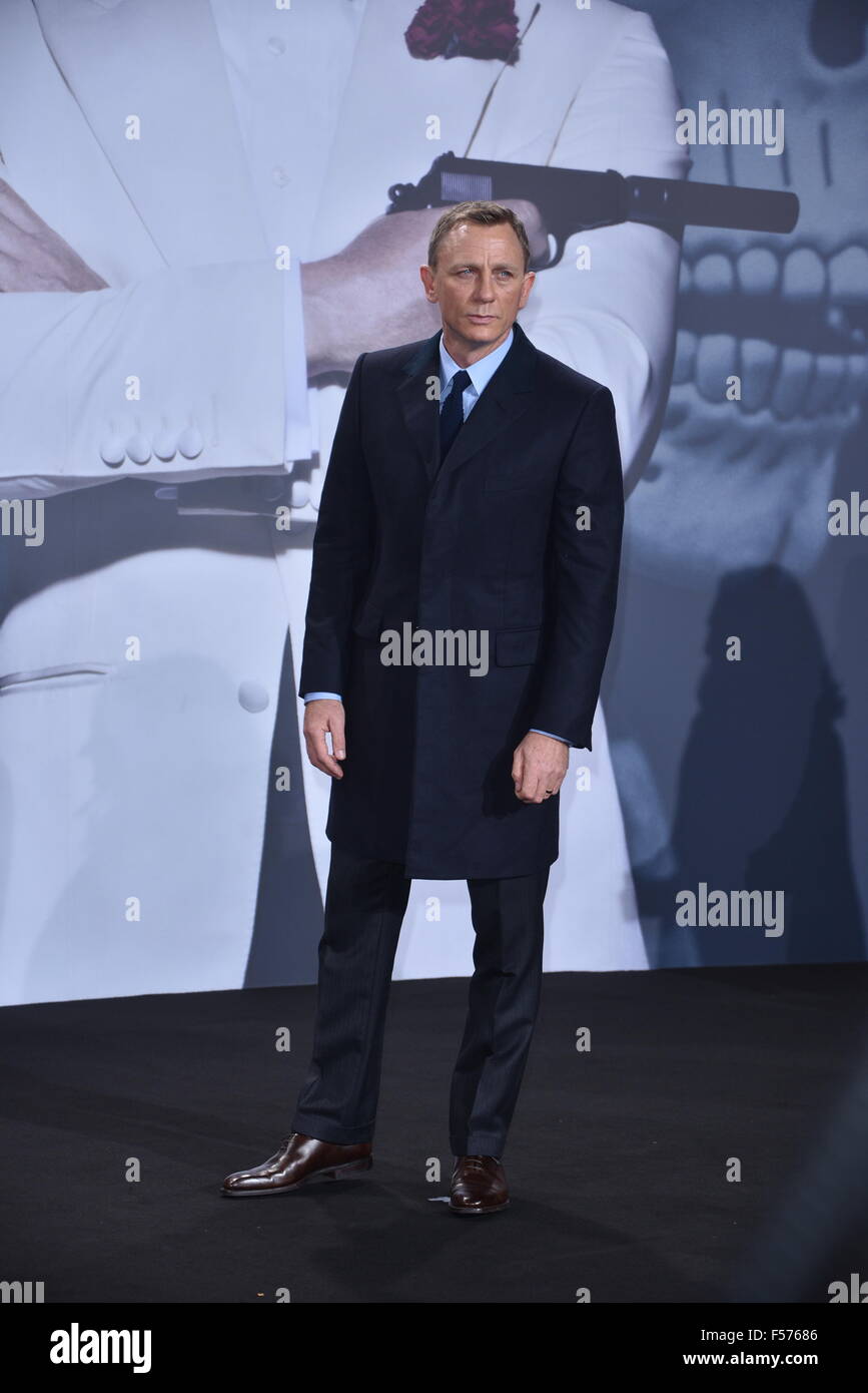 Berlin, Germany. 28th Oct, 2015. Daniel Craig arriving at the Premiere ...