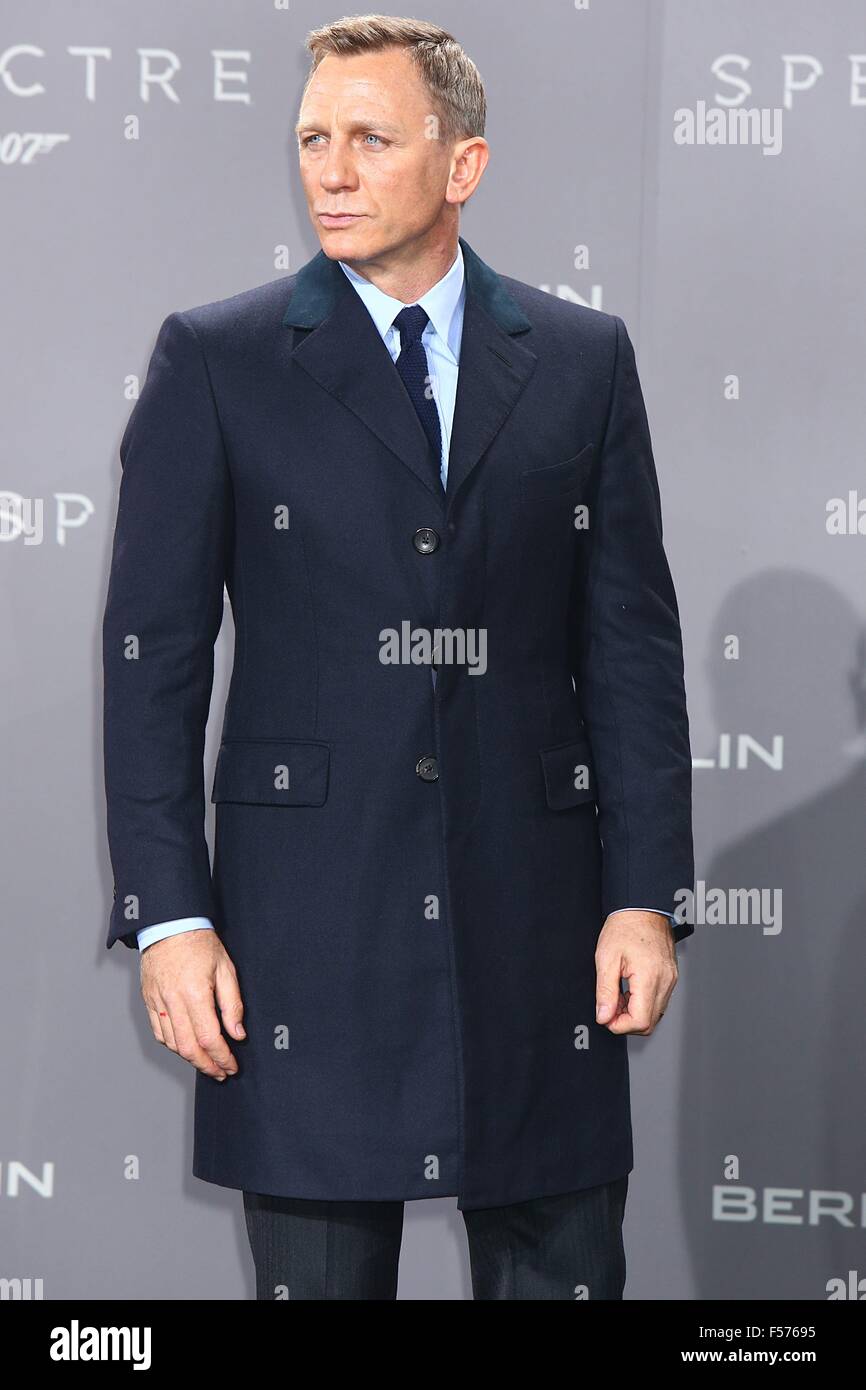 Berlin, Germany. 28th Oct, 2015. Daniel Craig arriving at the Premiere ...