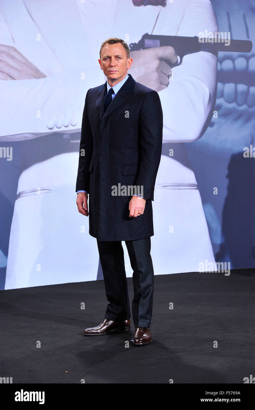 Berlin, Germany. 28th Oct, 2015. Daniel Craig arriving at the Premiere ...