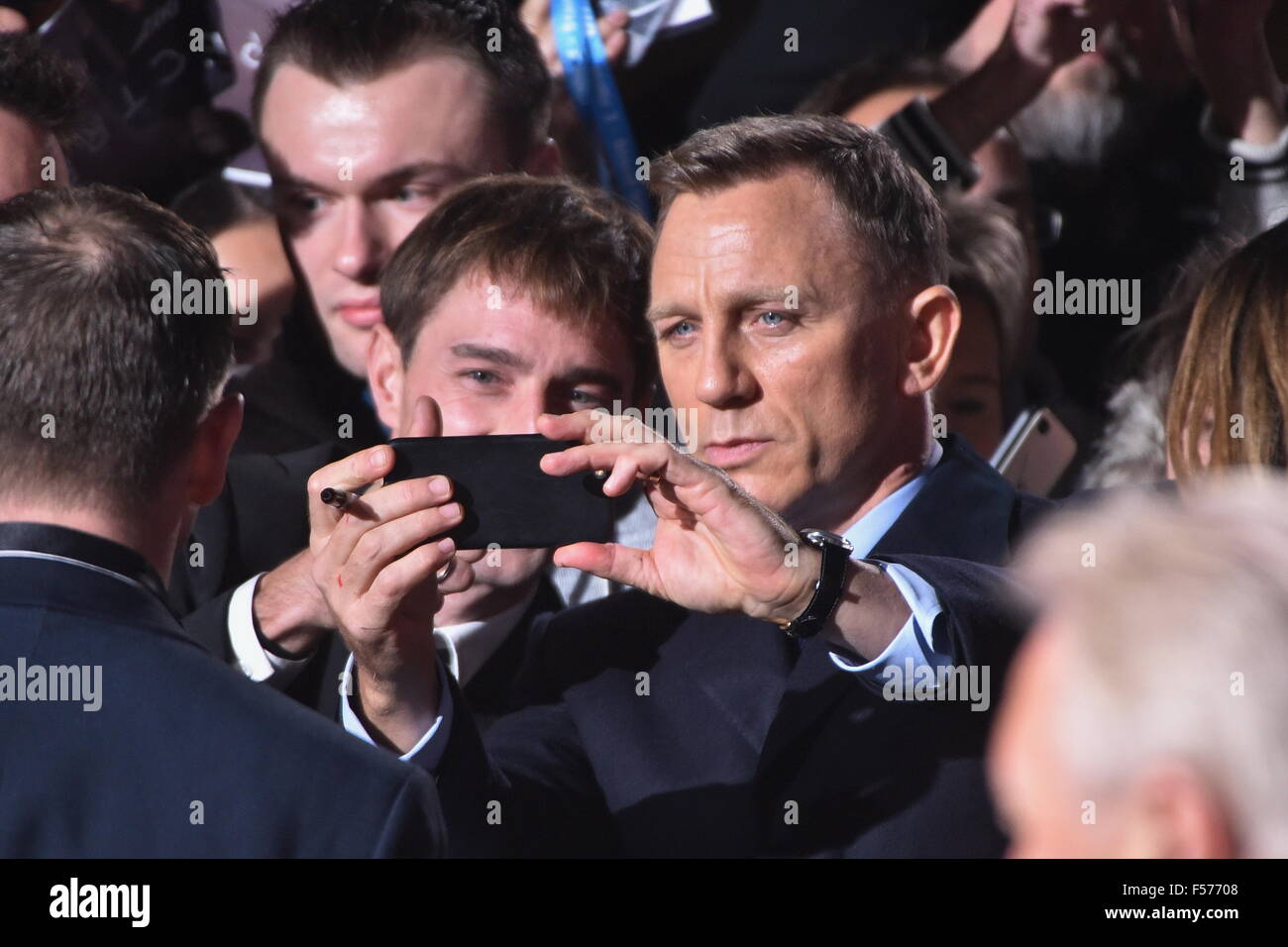 Berlin, Germany. 28th Oct, 2015. Daniel Craig arriving at the Premiere ...