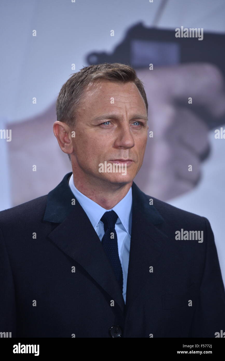Berlin, Germany. 28th Oct, 2015. Daniel Craig arriving at the Premiere ...