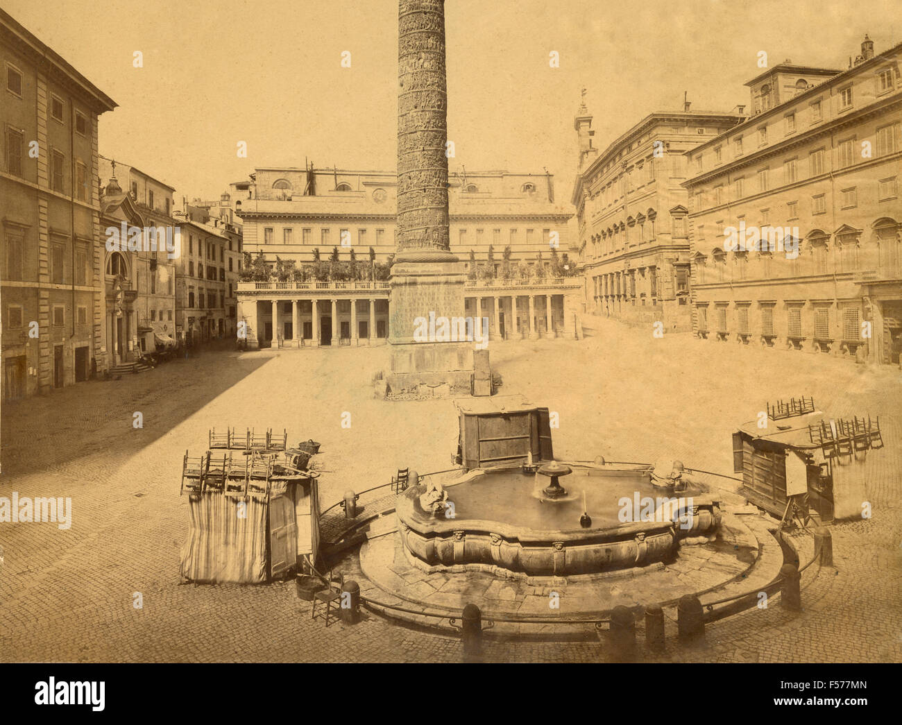 Piazza Colonna, Rome, Italy Stock Photo - Alamy