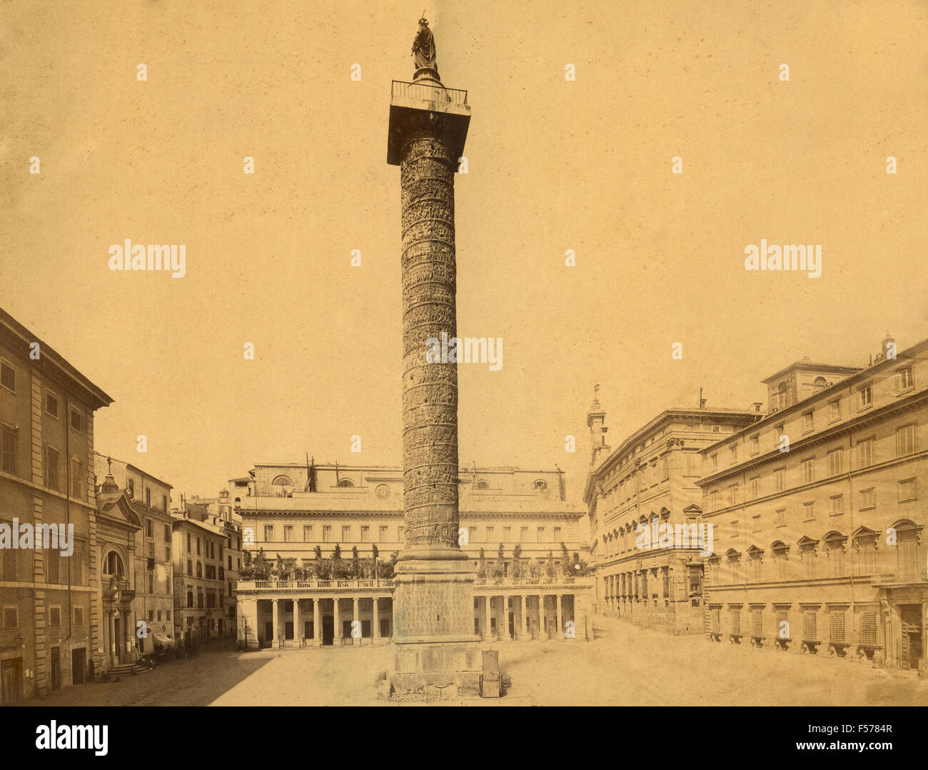 Piazza Colonna, Rome, Italy Stock Photo - Alamy