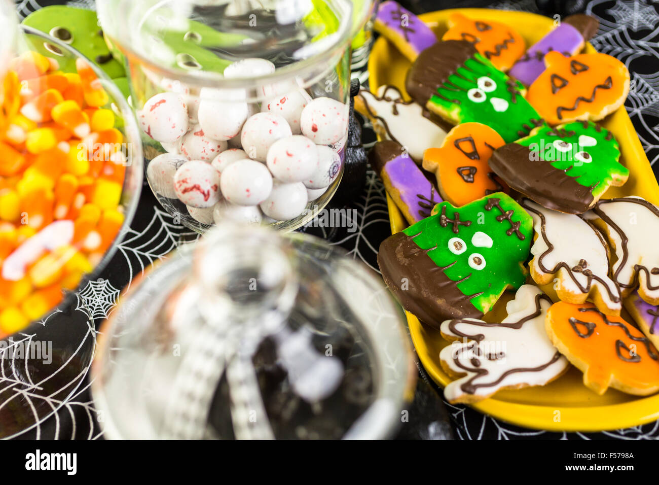 Variety of sweets prepared as Halloween treats Stock Photo - Alamy