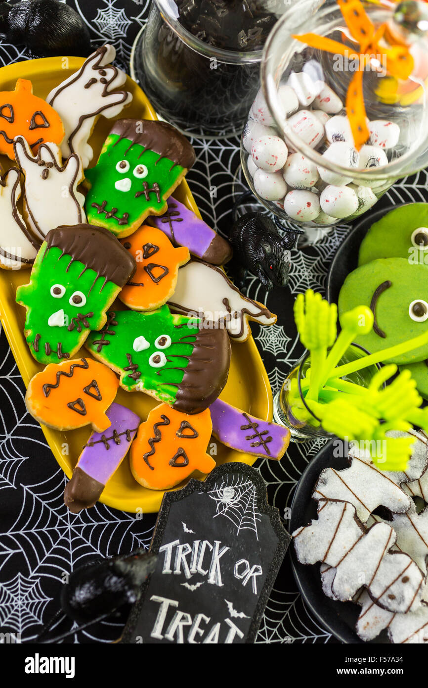 Variety of sweets prepared as Halloween treats Stock Photo - Alamy