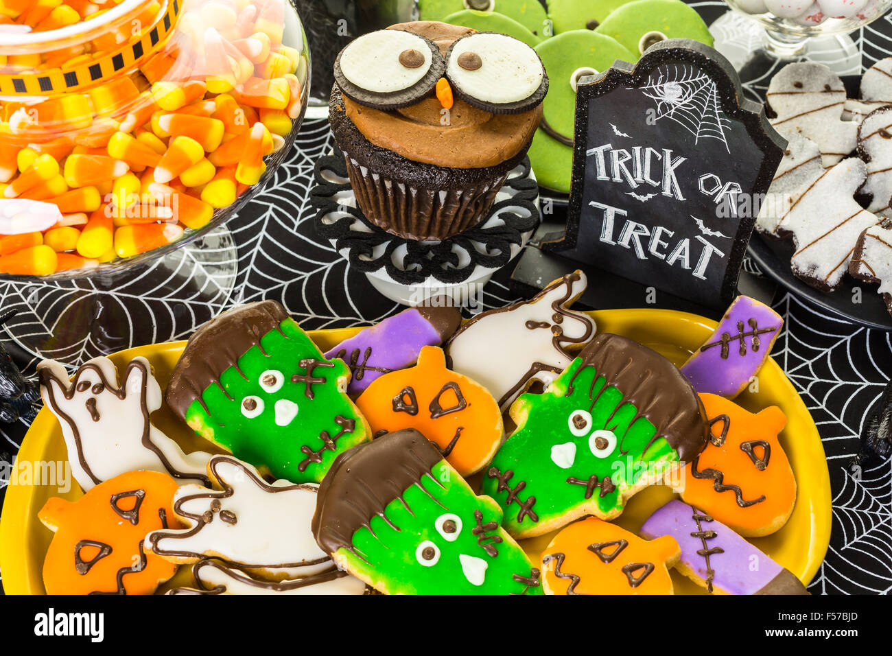 Variety of sweets prepared as Halloween treats Stock Photo - Alamy