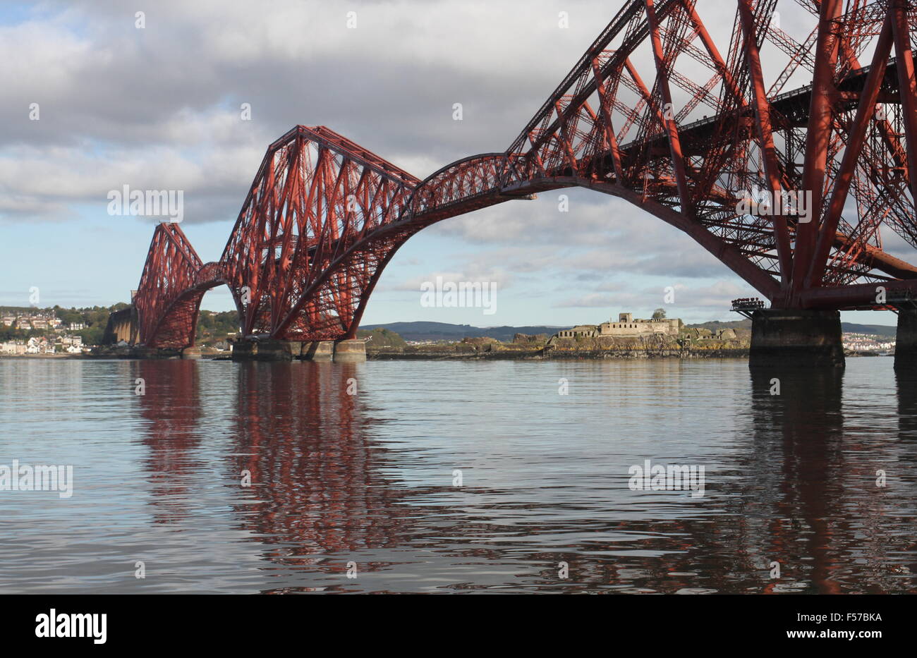 Inchgarvie island hi-res stock photography and images - Alamy