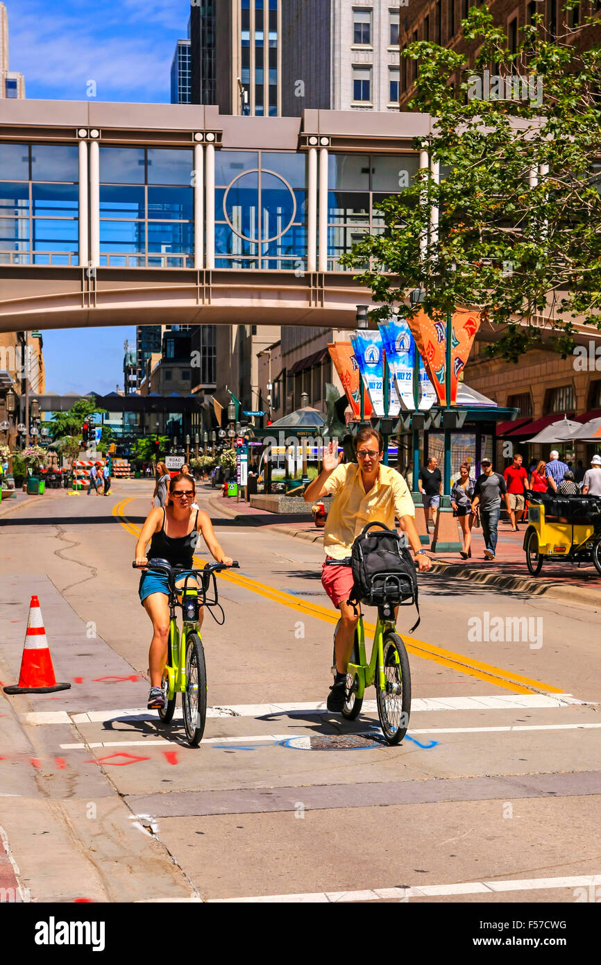 Two People Cycling High Resolution Stock Photography and Images - Alamy