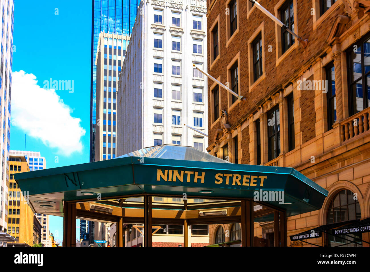 Modern bus shelter hi-res stock photography and images - Alamy