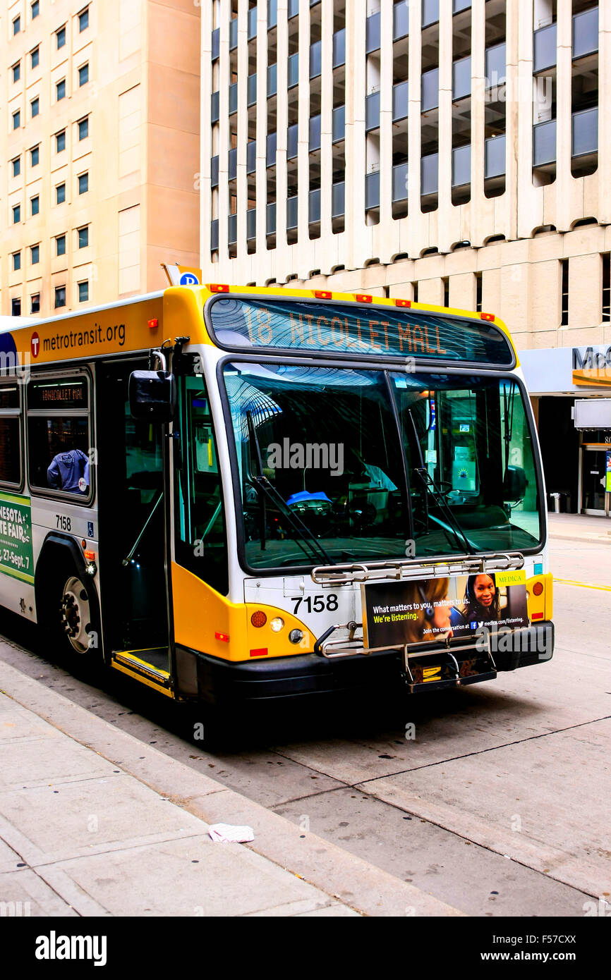 Hop n hop off hi-res stock photography and images - Alamy