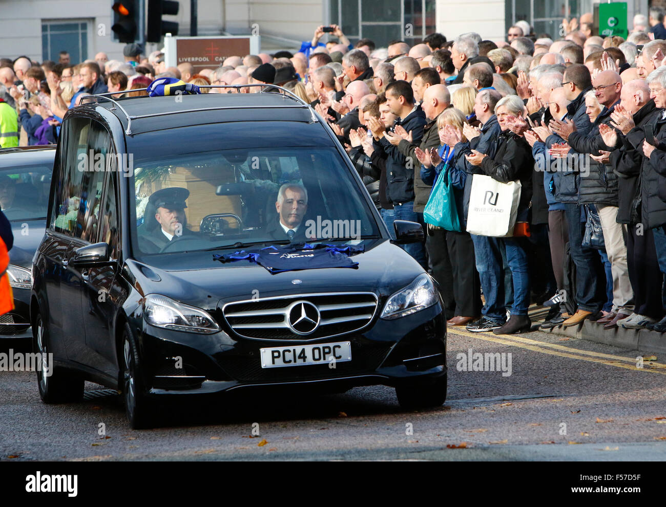 Anglican funeral service hi-res stock photography and images - Alamy