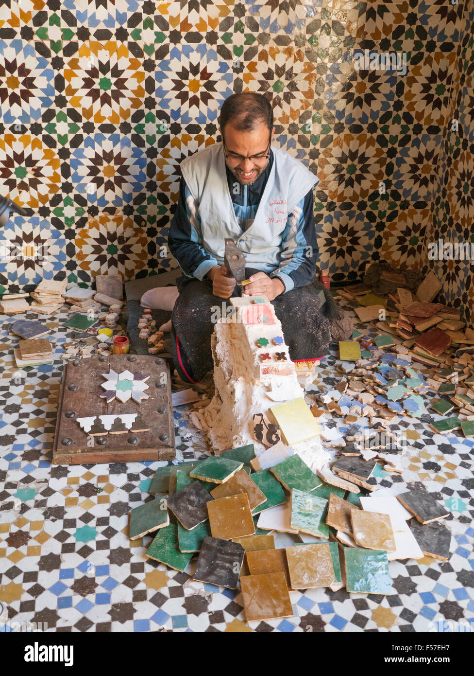 Mosaic artist, Marrakech, Morocco Stock Photo - Alamy