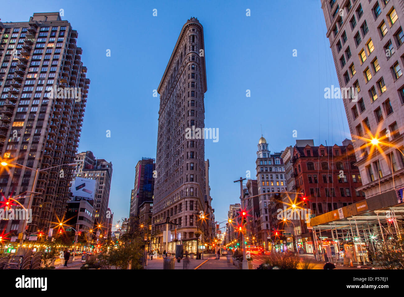 The Flatiron Building, originally the Fuller Building, Fifth Avenue ...