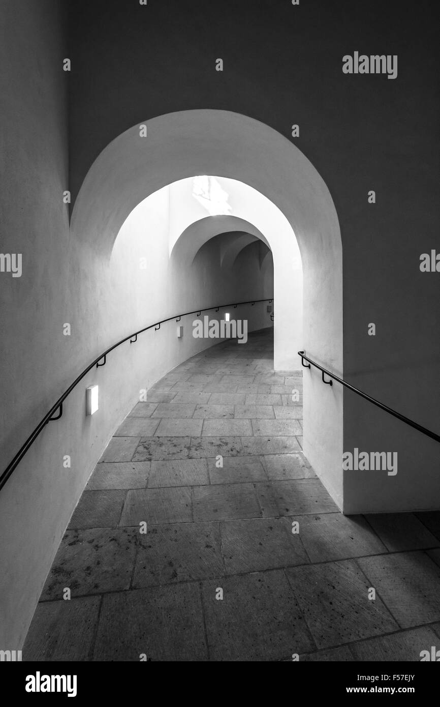Arched passage low ceiling hi-res stock photography and images - Alamy