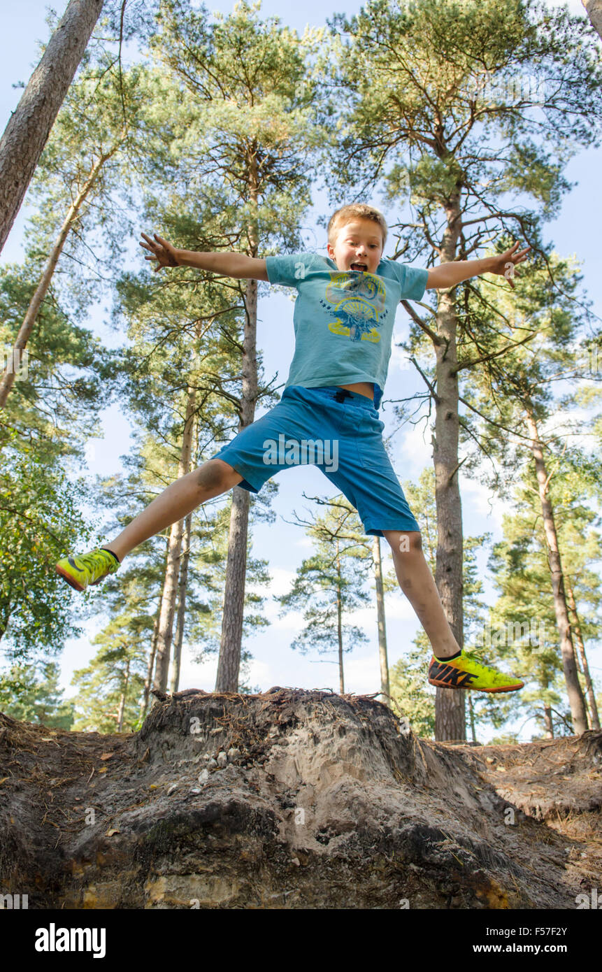 Child star jumping hi-res stock photography and images - Alamy