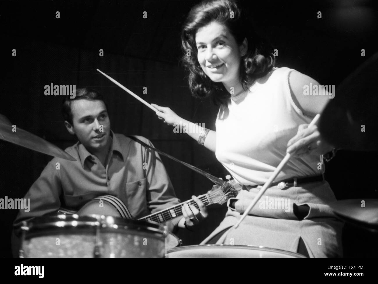 Deutsche Schauspielerin Dagmar Hank bei einem Auftritt mit Klaus Huber ...