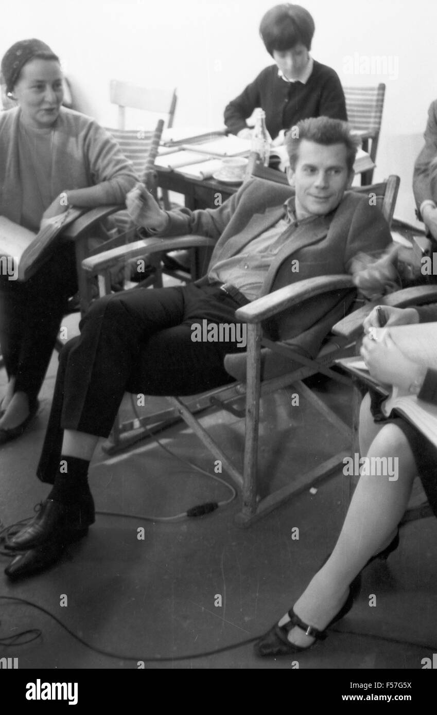 Der österreichische Regisseur Gerhard Klingenberg am Set einer ...