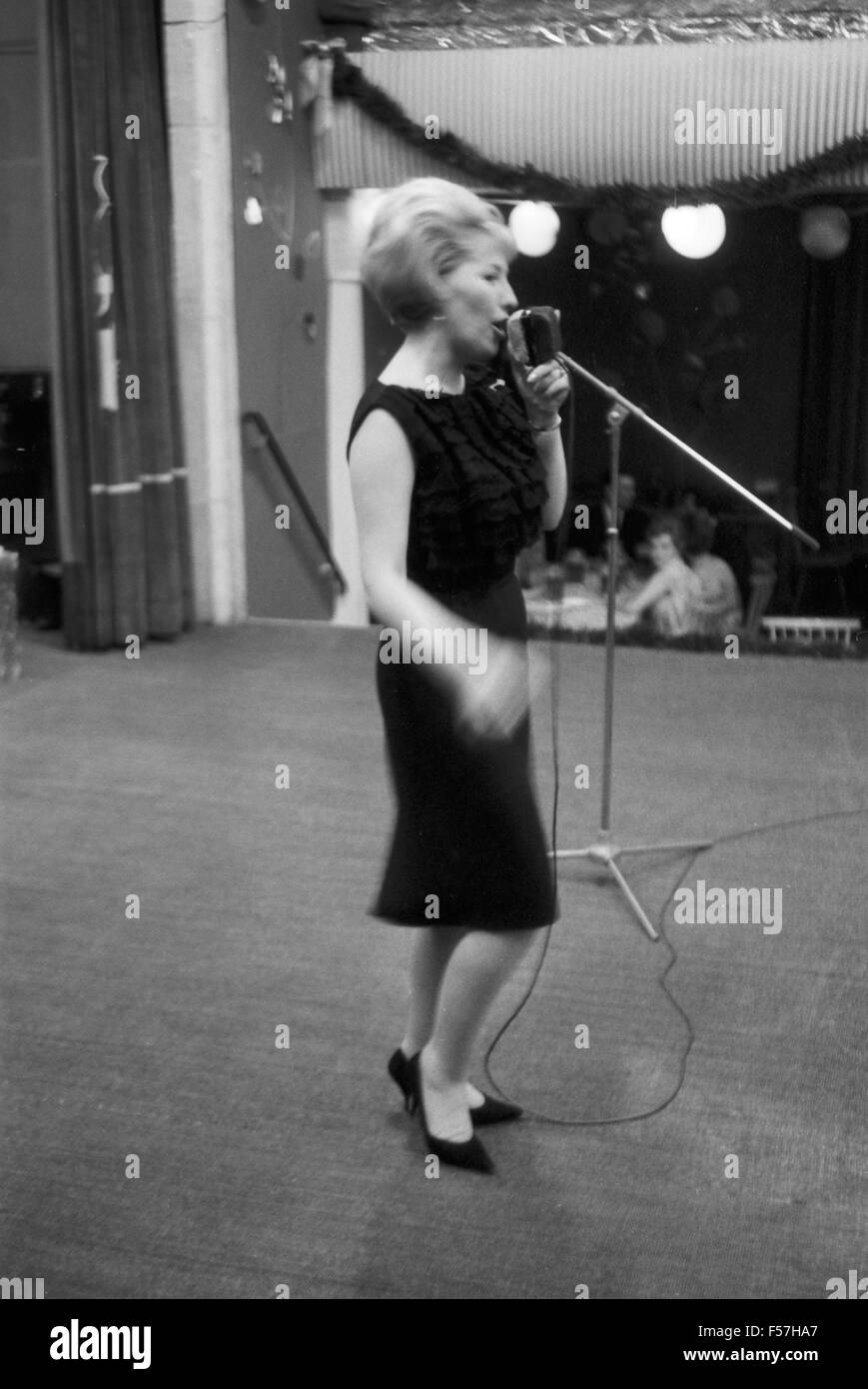 Deutsche Schlagersängerin Eva Homonnay, Deutschland 1960er Jahre ...