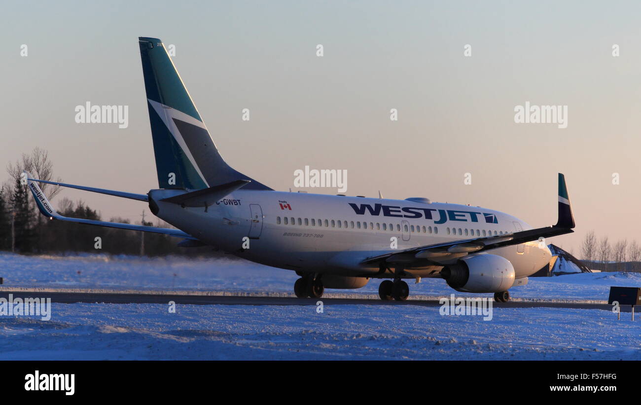Boeing 737 700 twin jet b737 hi-res stock photography and images - Alamy