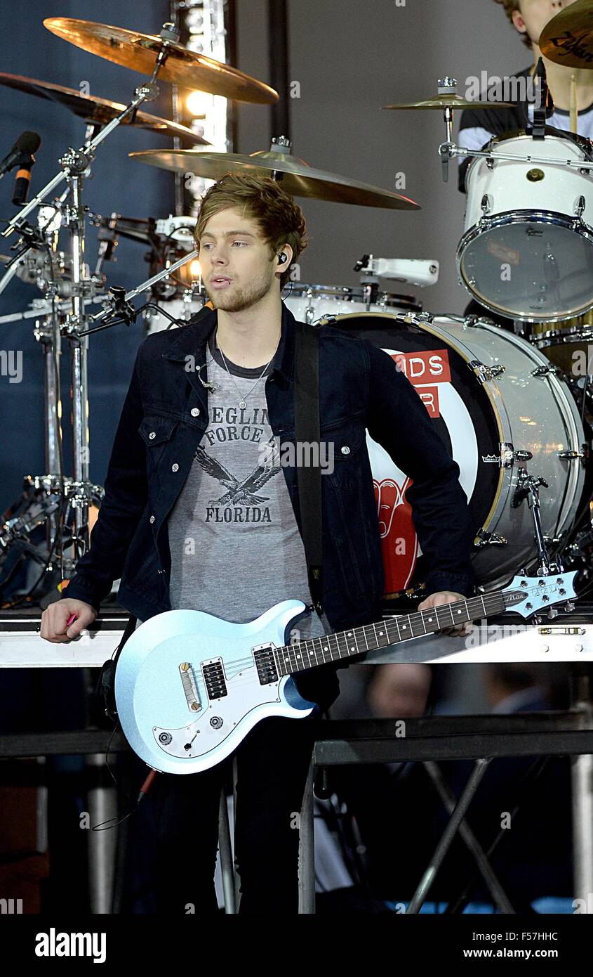 New York, NY, USA. 28th Oct, 2015. Luke Hemmings, 5 Seconds of Summer ...