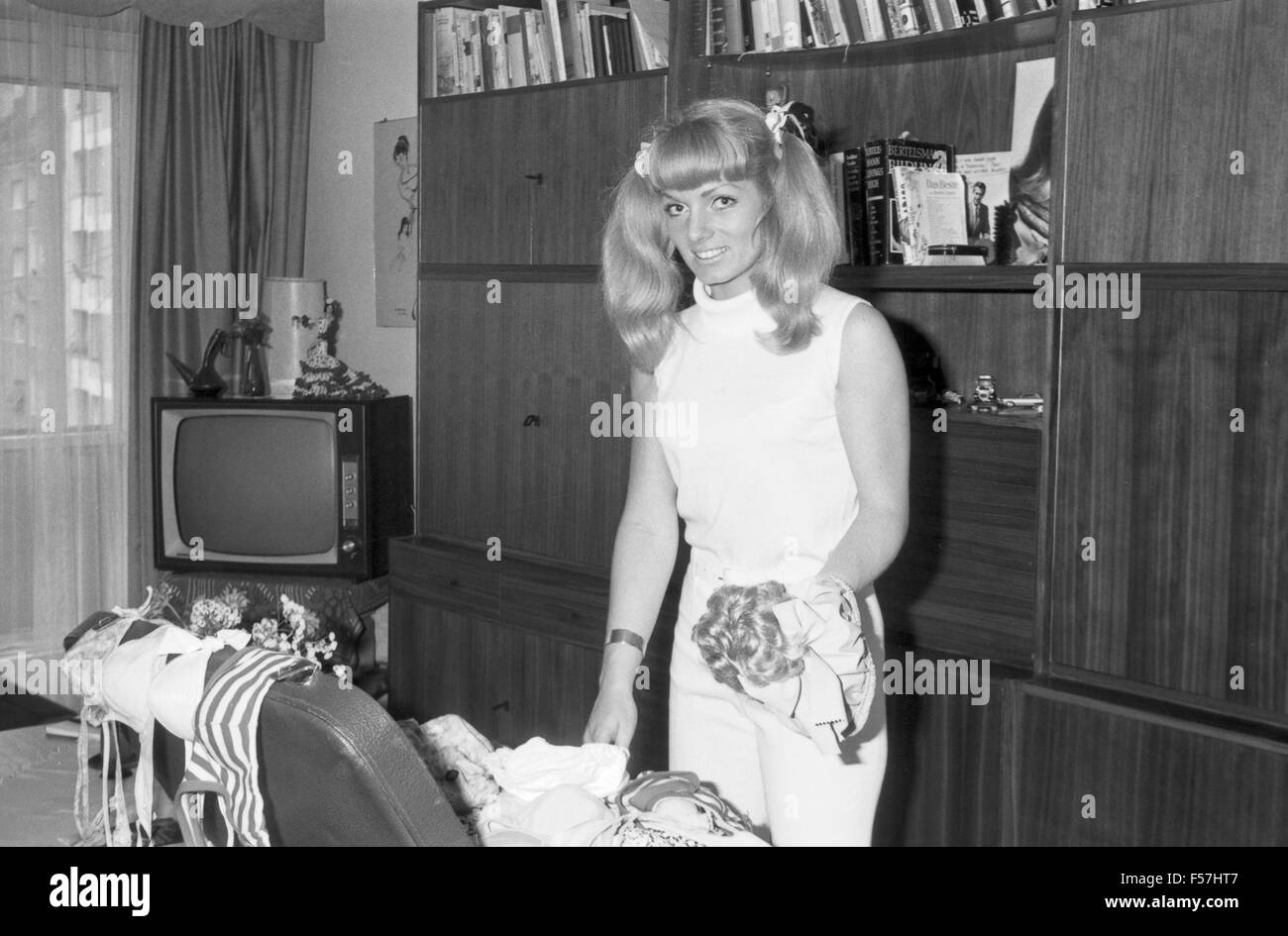 Deutsche Schauspielerin Ini Assmann, Deutschland 1960er Jahre. The ...