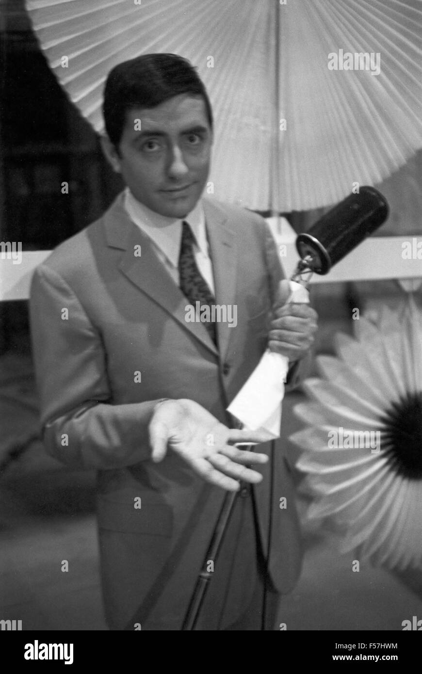 Der deutsch italienische Schauspieler und Sänger Vittorio Casagrande ...