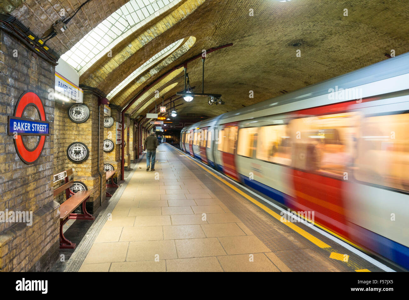 Victorian london underground hi-res stock photography and images - Alamy