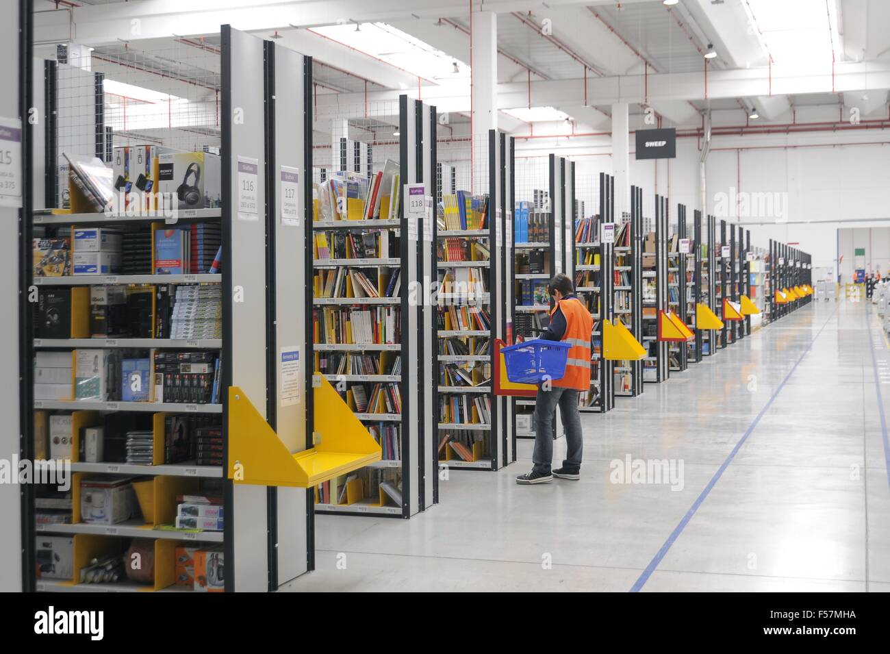 Amazon italy distribution hi-res stock photography and images - Alamy