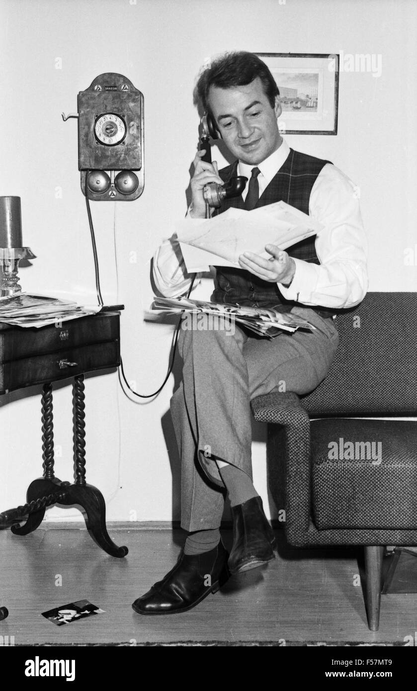 Der deutsche schauspieler und moderator hi-res stock photography and ...