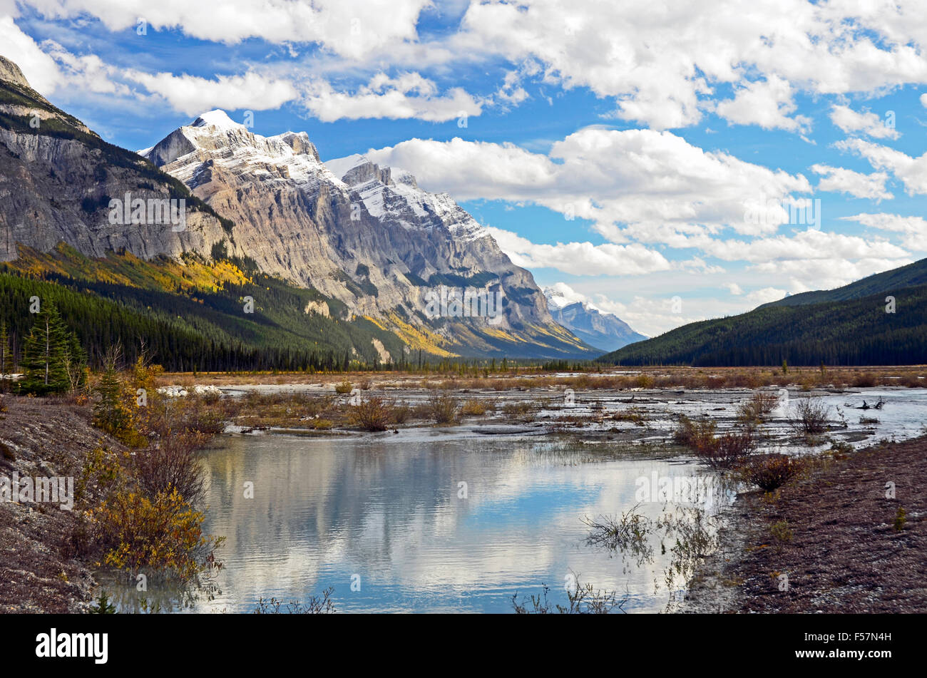 Icefields parkway banff hi-res stock photography and images - Alamy