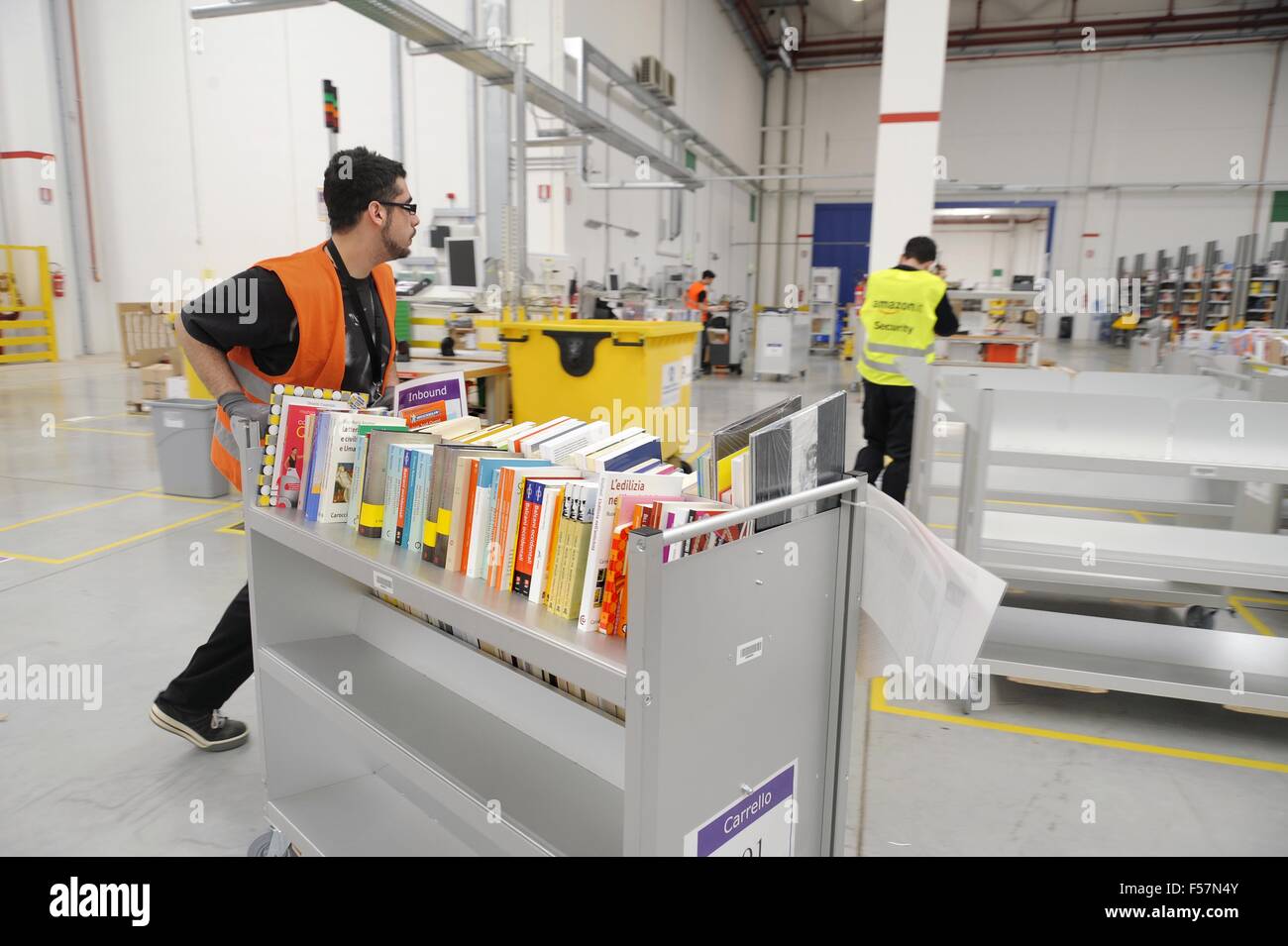 Amazon logistic hub hi-res stock photography and images - Alamy