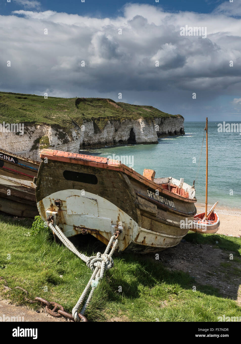 Cobble fishing boats hi-res stock photography and images - Alamy