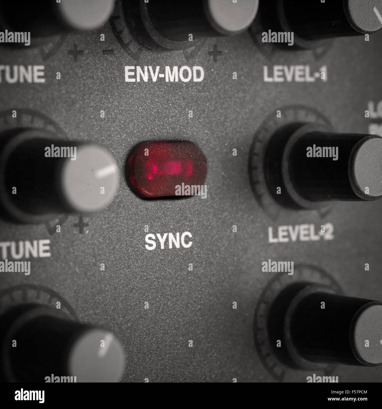 Synthesizer knobs hi-res stock photography and images - Alamy