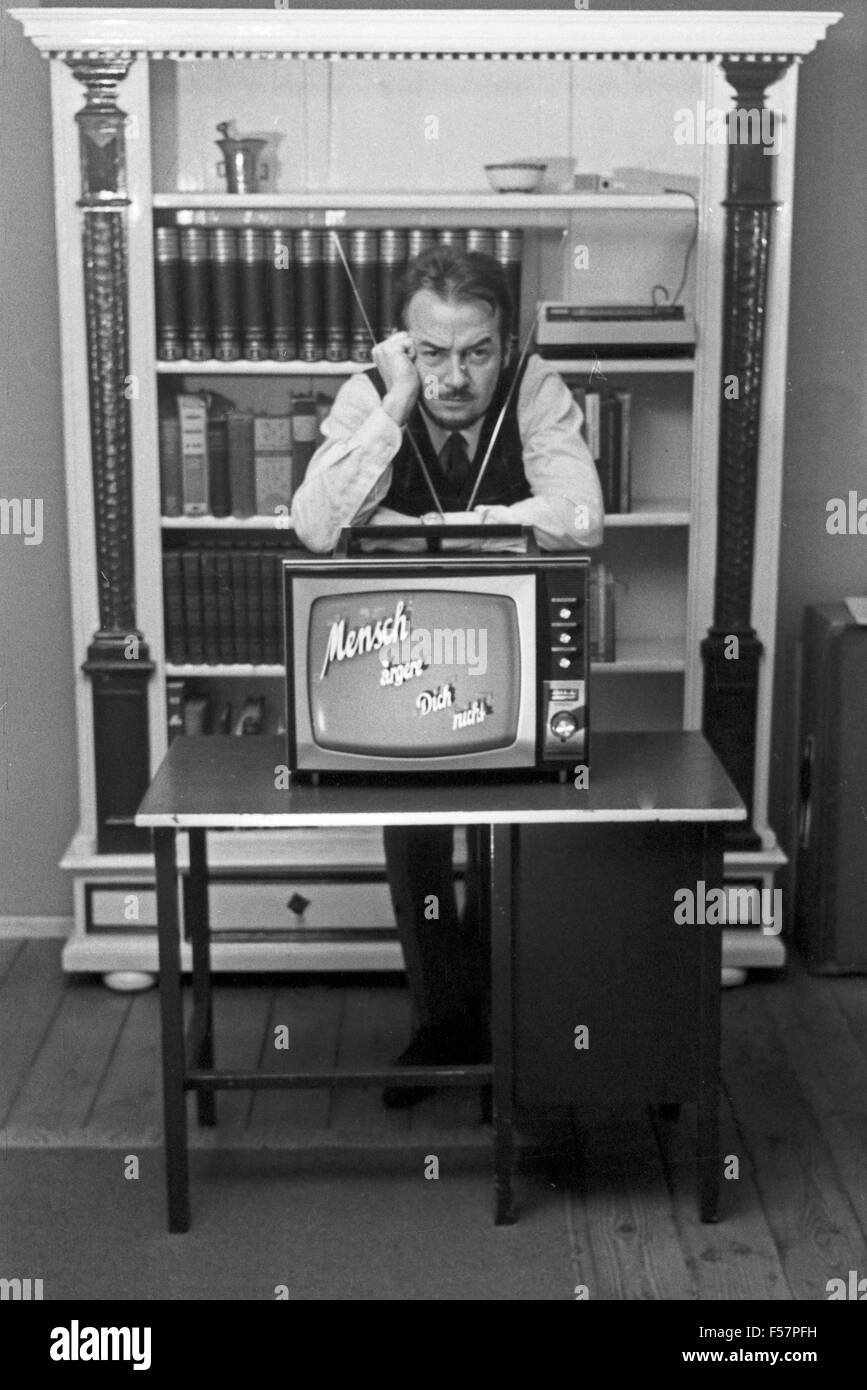 Der deutsche schauspieler und moderator hi-res stock photography and ...