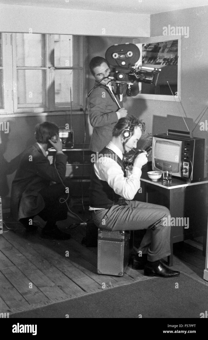 Der deutsche schauspieler und moderator hi-res stock photography and ...