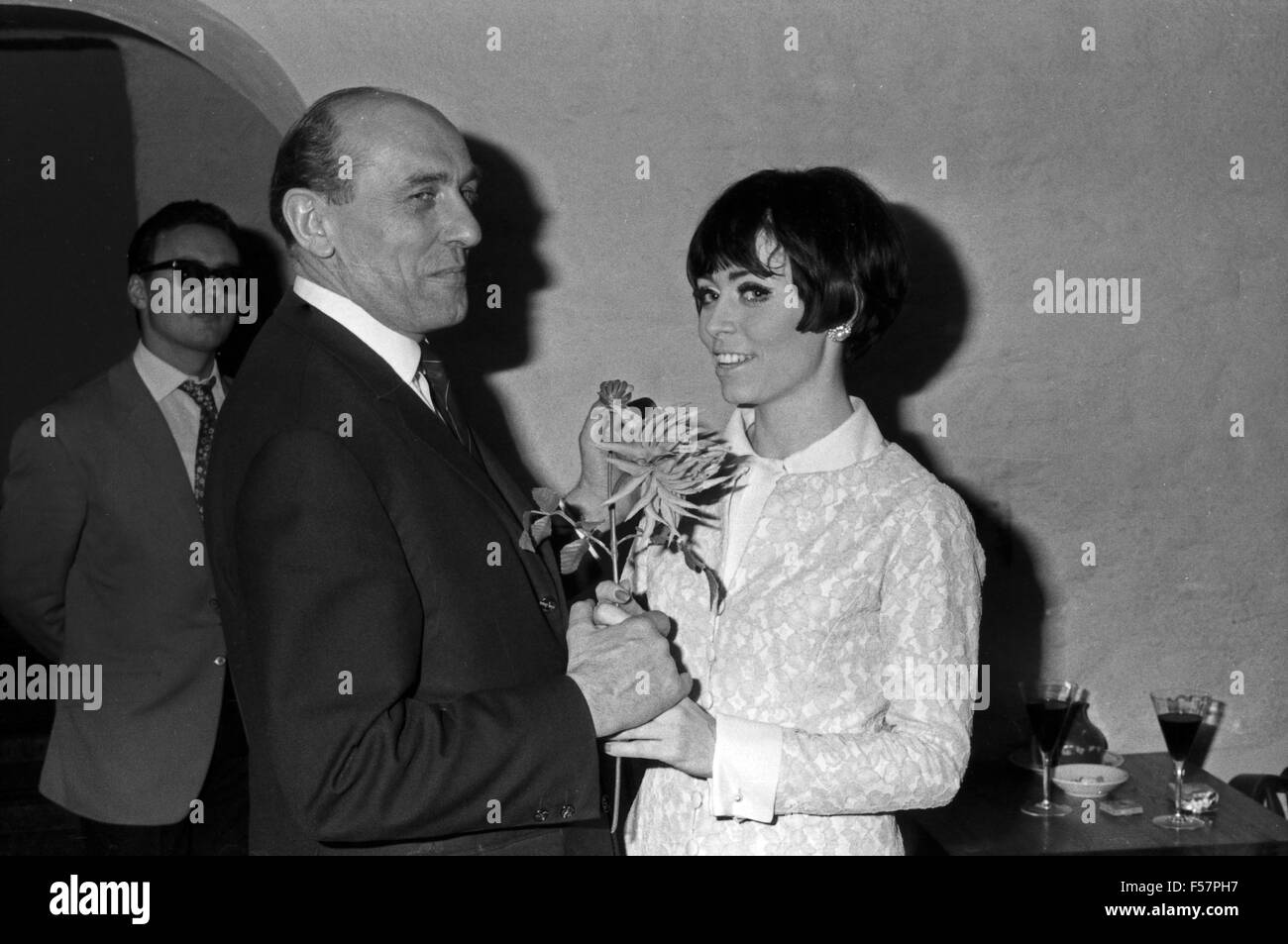 Das Hazy Osterwald Sextett mit Sängerin Ema Damia, Deutschland 1960er ...