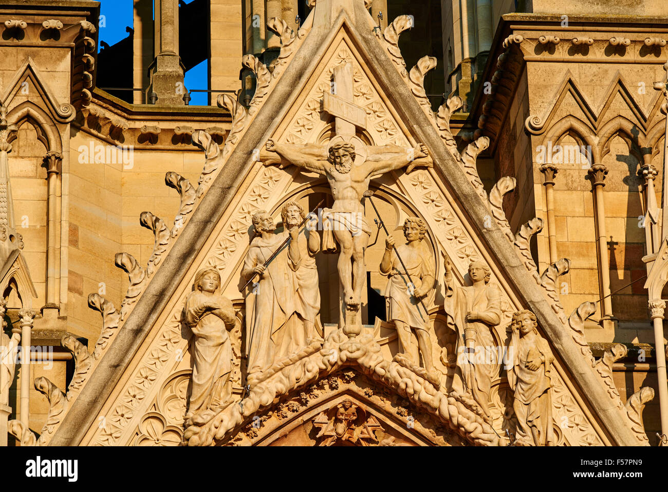Reims Cathedral Sculpture High Resolution Stock Photography and Images ...
