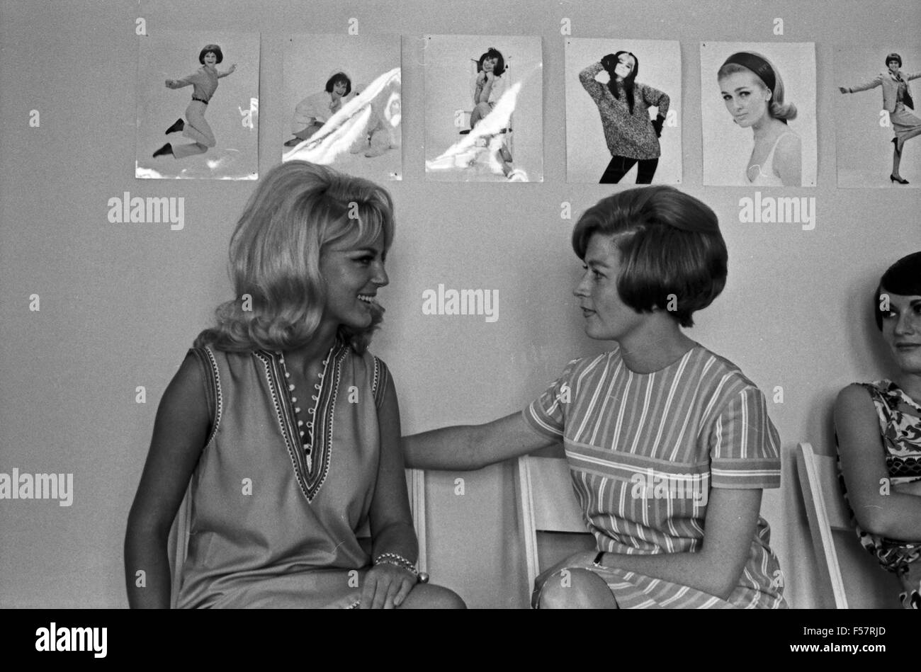 Miss Bayern 1967, Brigitte Boy, in der Mannequinschule von Barbara ...