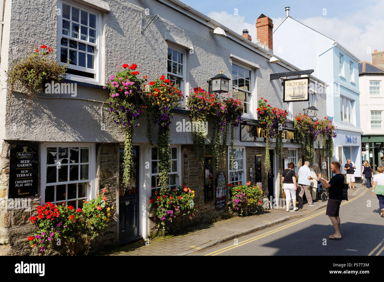 Kingsbridge devon fore street hi-res stock photography and images - Alamy