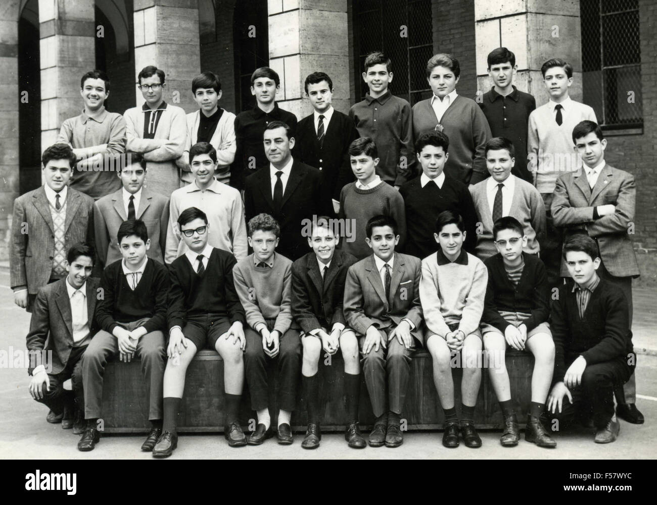 Class photo 1960s hi-res stock photography and images - Alamy