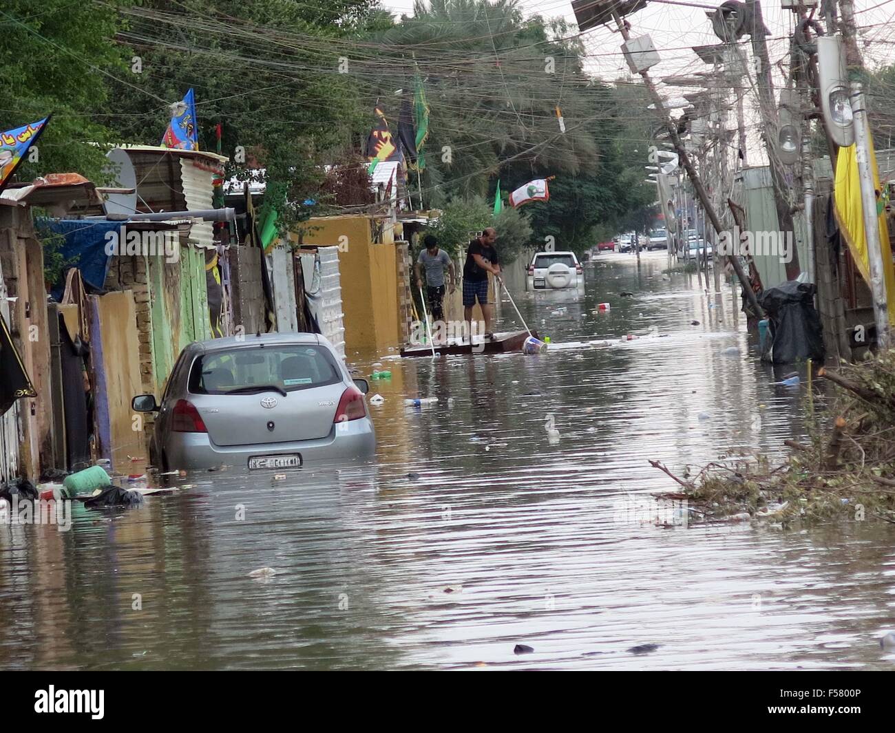People flooding the streets hi-res stock photography and images - Alamy